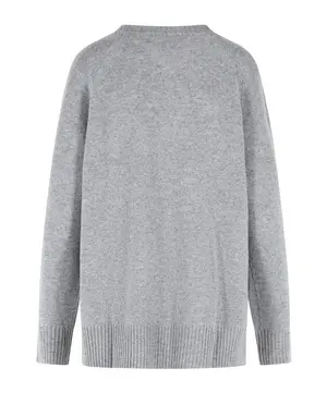 Closed Long-sleeved Sweater