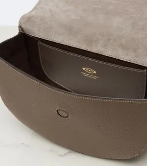 TOD'S Timeless Leather Crossbody Bag - Brown