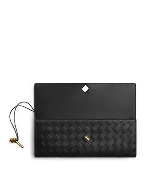 Bottega Veneta Andiamo Clutch With Intrecciato Pattern - Black