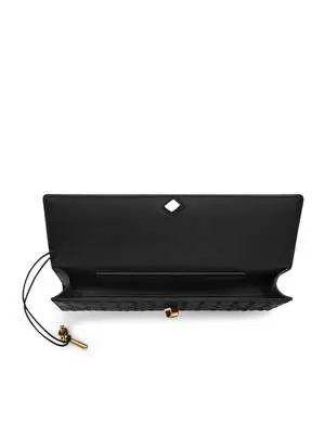 Bottega Veneta Andiamo Clutch With Intrecciato Pattern - Black
