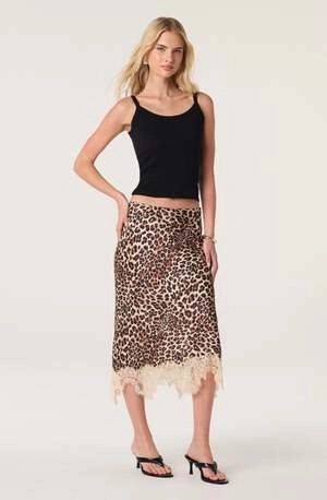 Astr The Label Eilinna Lace Hem Satin Midi Skirt