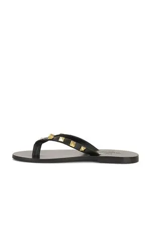 Valentino Garavani Rockstud Thong Sandal