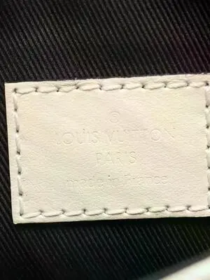 LOUIS VUITTON 2000s Xs Christopher Leather Body Bag