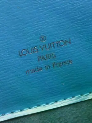 LOUIS VUITTON 1996 Epi Cluny Shoulder Bag