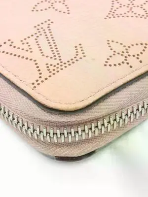 LOUIS VUITTON 2020 Mahina Zippy Wallet