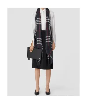 Burberry Lightweight Check Scarf - Navy Blue