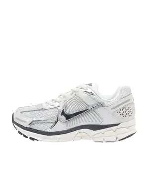 Nike Zoom Vomero 5 Sneakers