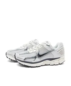 Nike Zoom Vomero 5 Sneakers