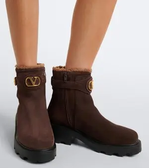 Valentino Garavani Vlogo Suede Ankle Boots