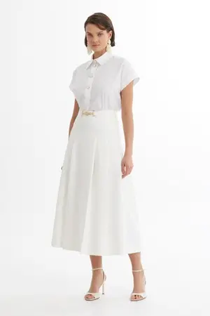 GIZIA Ecru Pleated Midi Skirt With Chain Accessory