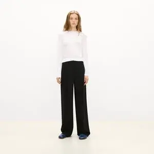 Theory Double Pleat Pant In Admiral Crepe - Black