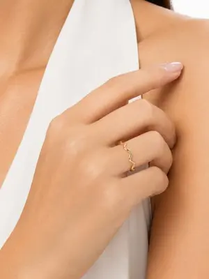 DEVATA Wavy Ring