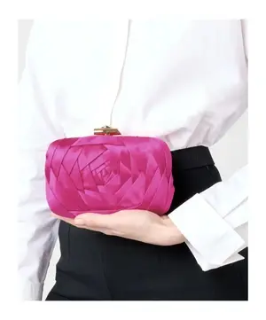 ROGER VIVIER Quilted Box Shoulder Bag - Pink