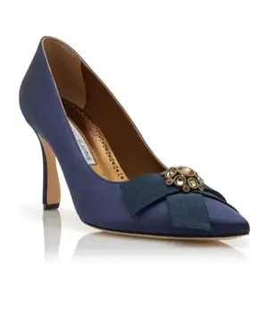 Manolo Blahnik Pointed Toe Stiletto High Heels With Bow Detailing - Navy