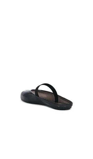 Steve Madden Cova Flat