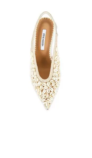 Steve Madden Andromeda Shell Pumps In Cream