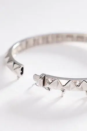 AWE INSPIRED Sapphire Armor Hge Cuff Bracelet - Silver
