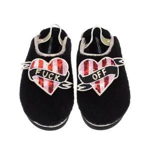 LAINES LONDON Flatform Cloud Slippers With Embellished Heart Brooches - Black/gold