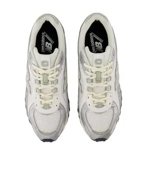 NEW BALANCE 204l Sports Shoes