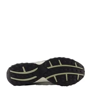 NEW BALANCE 204l Sports Shoes