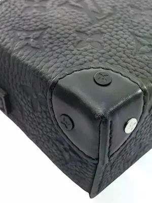LOUIS VUITTON Monogram Taurillon Steamer Wearable Wallet Crossbody Bag - Black