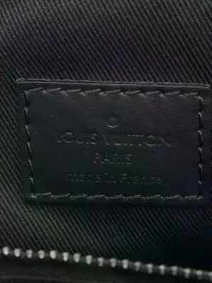 LOUIS VUITTON Monogram Taurillon Steamer Wearable Wallet Crossbody Bag - Black