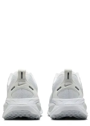 Nike Vomero 18 Sneakers