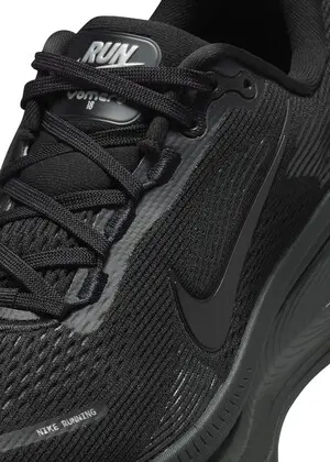 Nike Vomero 18 Athletic Sneakers