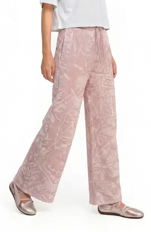 PUMA Essential Camo Sweatpants