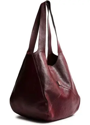 Chloé Grained Leather Shoulder Bag With Gold Tone Hardware - Black