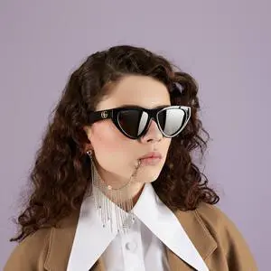 Gucci Cat Eye Frame Sunglasses
