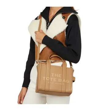 Marc Jacobs Logo Shoulder Bag