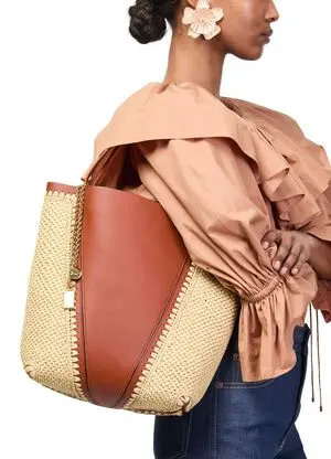 Chloé Spin Bucket Bag - Nude