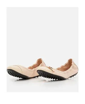 TOD'S Logo Plaque Round Toe Flat Shoes