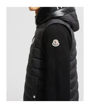 Moncler Logo Patch Zip-up Padded Vest