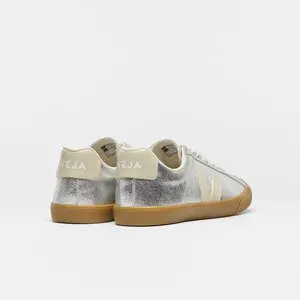 VEJA Round-toe Lace-up Casual Shoes