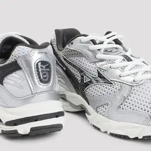 Mizuno Wave Rider 10 Sneakers