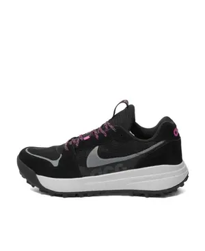 Nike Lowcate Sneakers