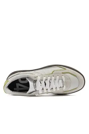 P448 Marte Soccer Sneaker