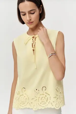 EXQUISE Adrianne Sleeveless Blouse
