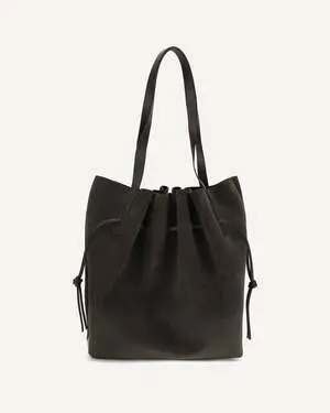 Yuzefi Scallop Shoulder Bag
