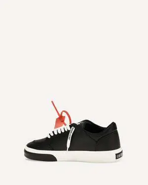 Off-White Vulcanized Low Sneakers