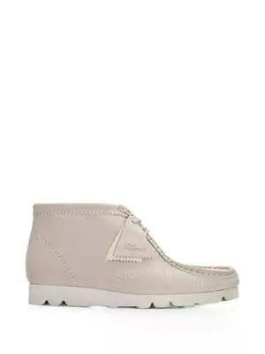 Clarks Wallabee Boot Suede Desert Boots - Neutrals
