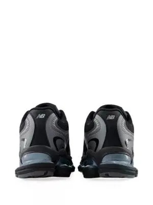 NEW BALANCE 2000 Sneakers