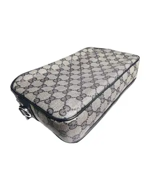 Gucci Essence Classic Small Crossbody Bag