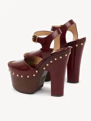 Chloé Meret Platform Clogs With Stud Embellishments - Aubergine