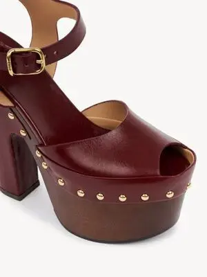 Chloé Meret Platform Clogs With Stud Embellishments - Aubergine