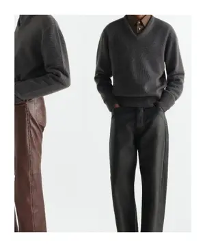 LEMAIRE V-neck Sweater In Cashmere