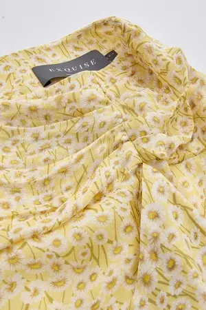 EXQUISE Asymmetrical Ruffle Hem Printed Mini Skirt