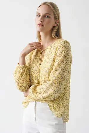 EXQUISE Florenz Crew Neck Tie Front Patterned Blouse